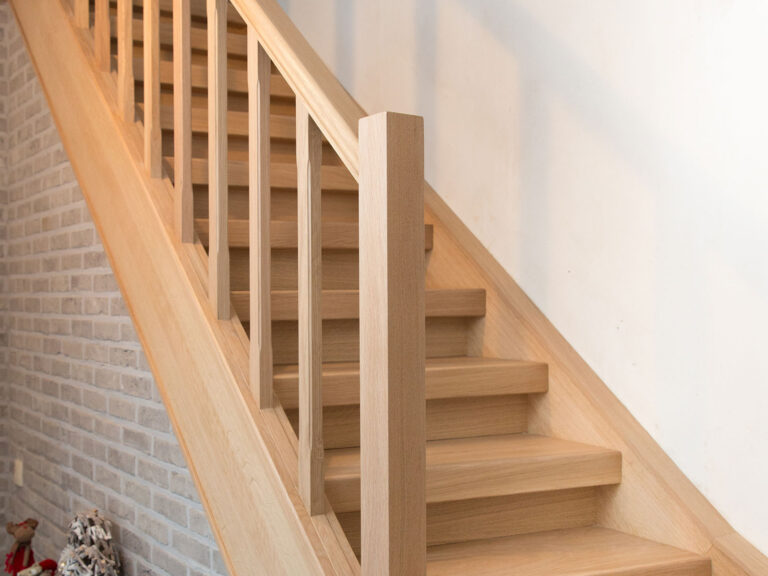 Trapleuning Hout: Waarom Kiezen Voor deze Optie? | renotrap.be